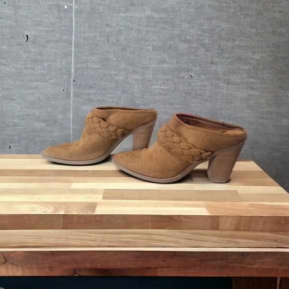 Universal Thread | Shoes | Universal Thread Point Toe Slip On Mule ...